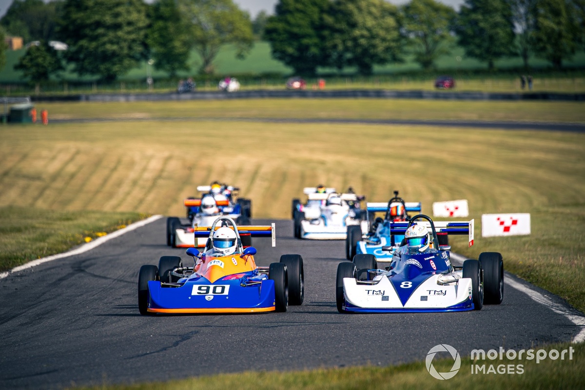 Historic FF2000 celebrates its 50th anniversary in style at Cadwell Park