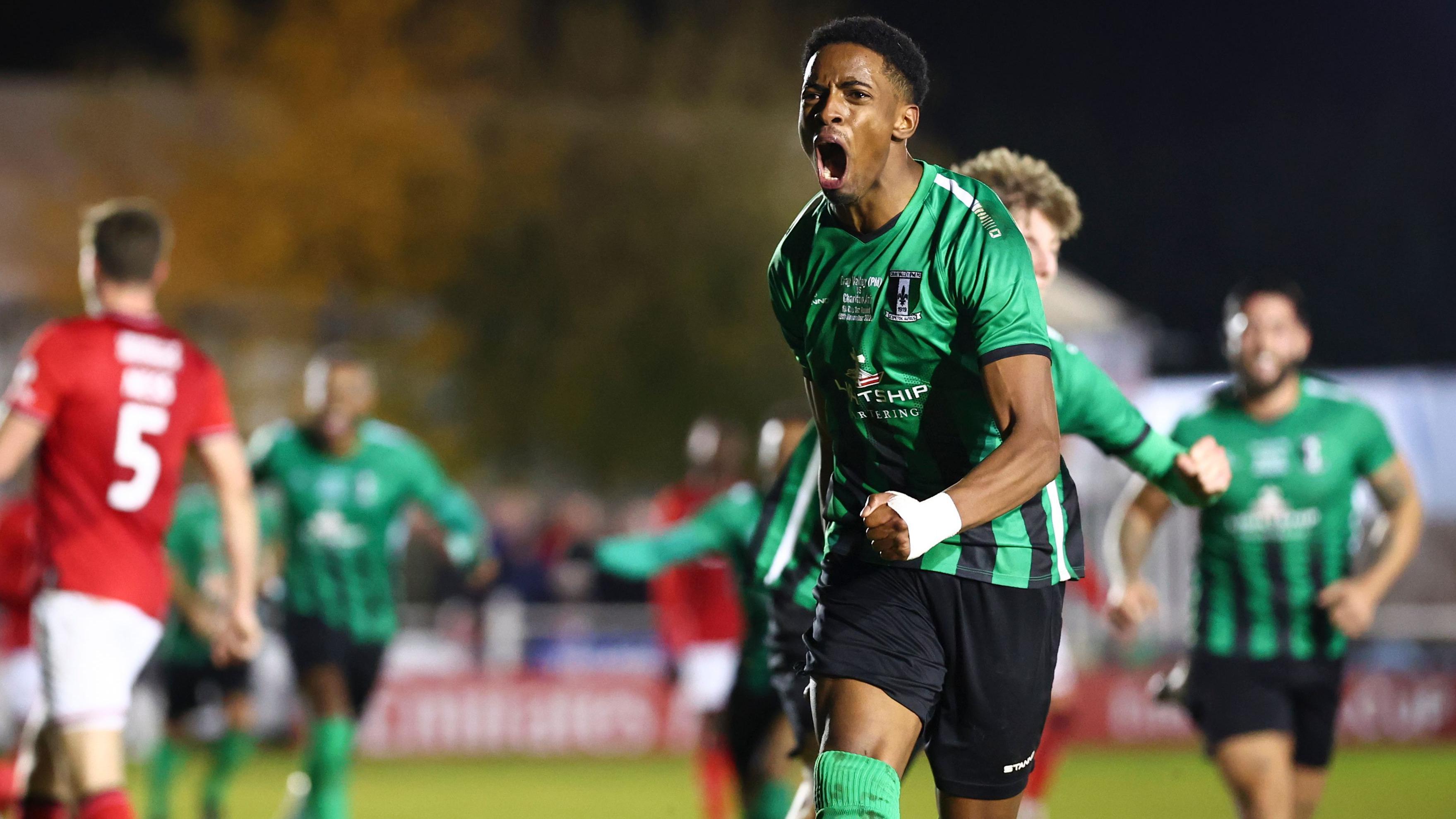 Peterborough sign forward Lisbie from Braintree