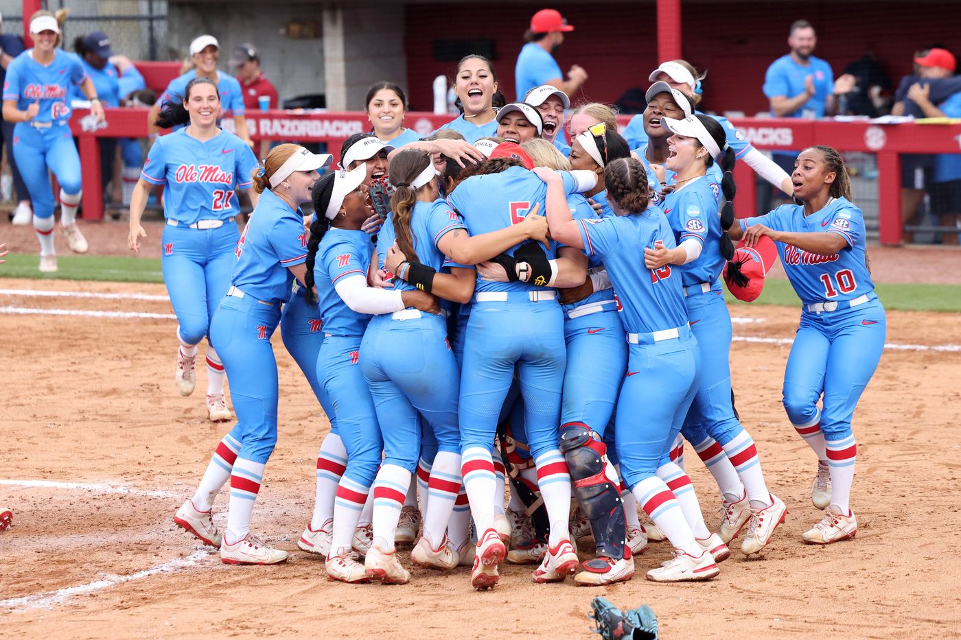 Oregon Softball WCWS Preview