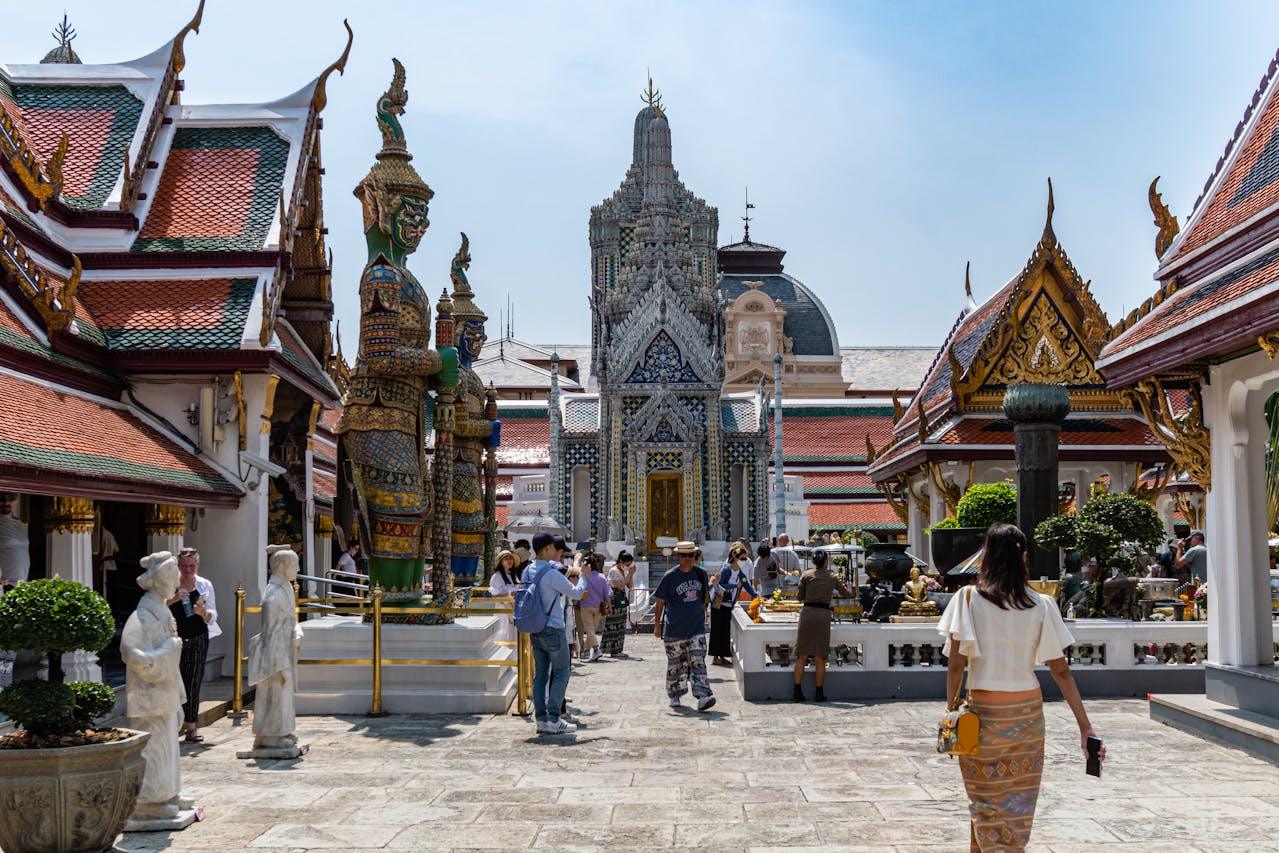 14 Thai Customs That Catch Visitors Off Guard