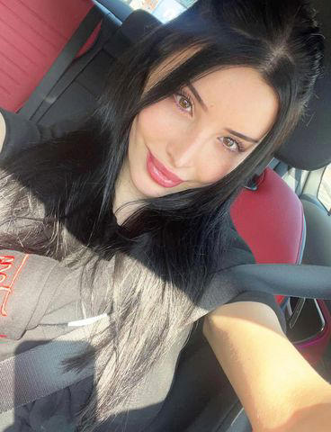 YouTuber Wizard Liz Accuses Fiancé Landon Nickerson of Cheating as She ...