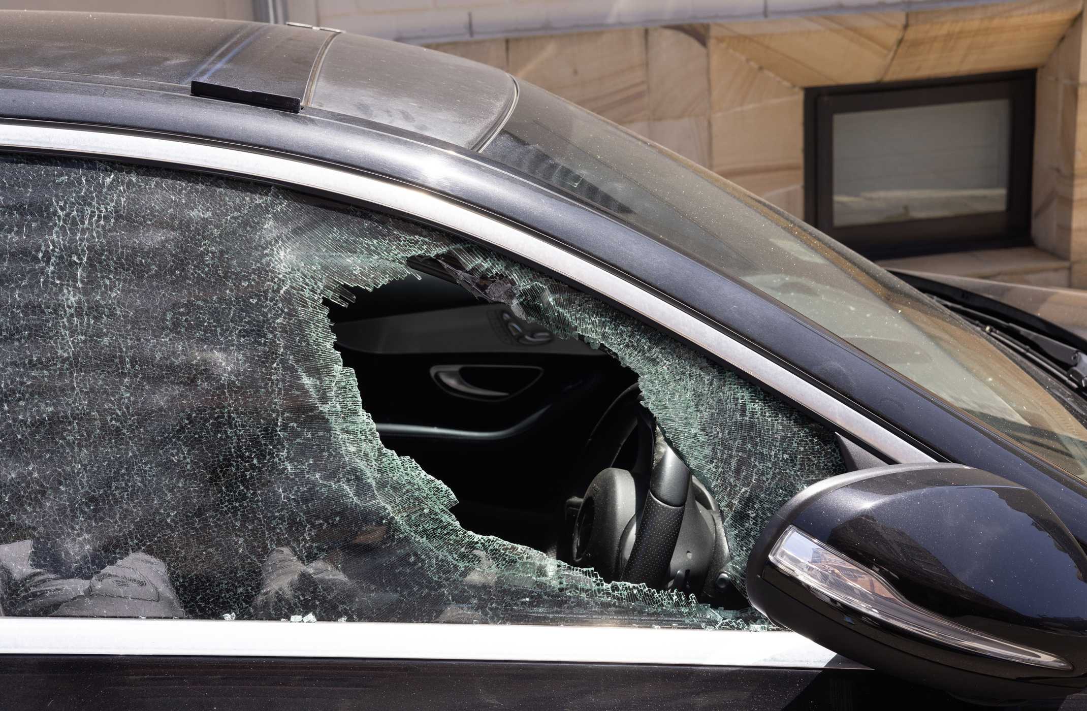 Police issue warning after thieves shatter car windows, break into ...