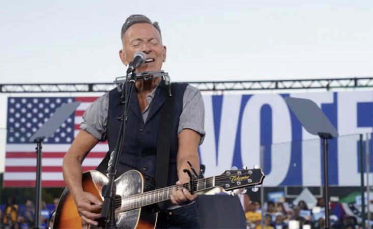 Dem insider claims Bruce Springsteen just showed us a way to rise above ...