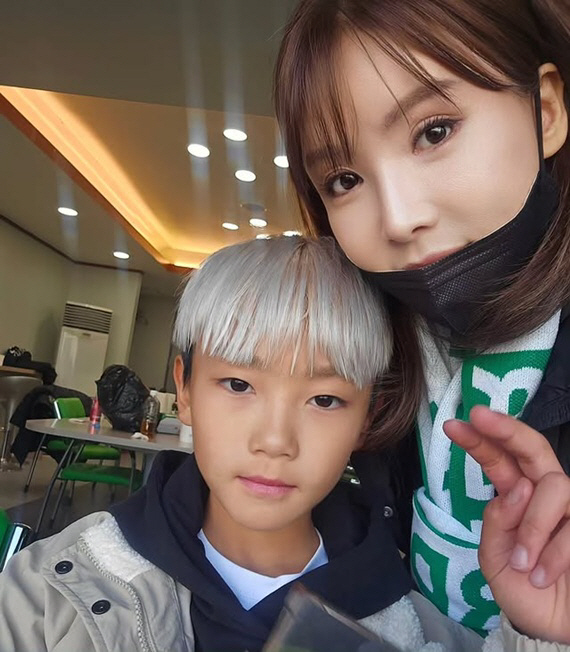 Lee Dong-guk ♥ Lee Soo-jin left for Germany with his son Dae-bak. He's ...