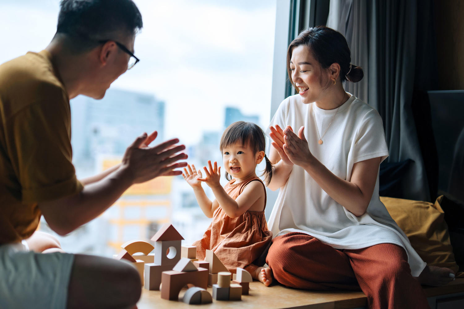 What Is Positive Parenting? The 4 Principles Parents Should Know