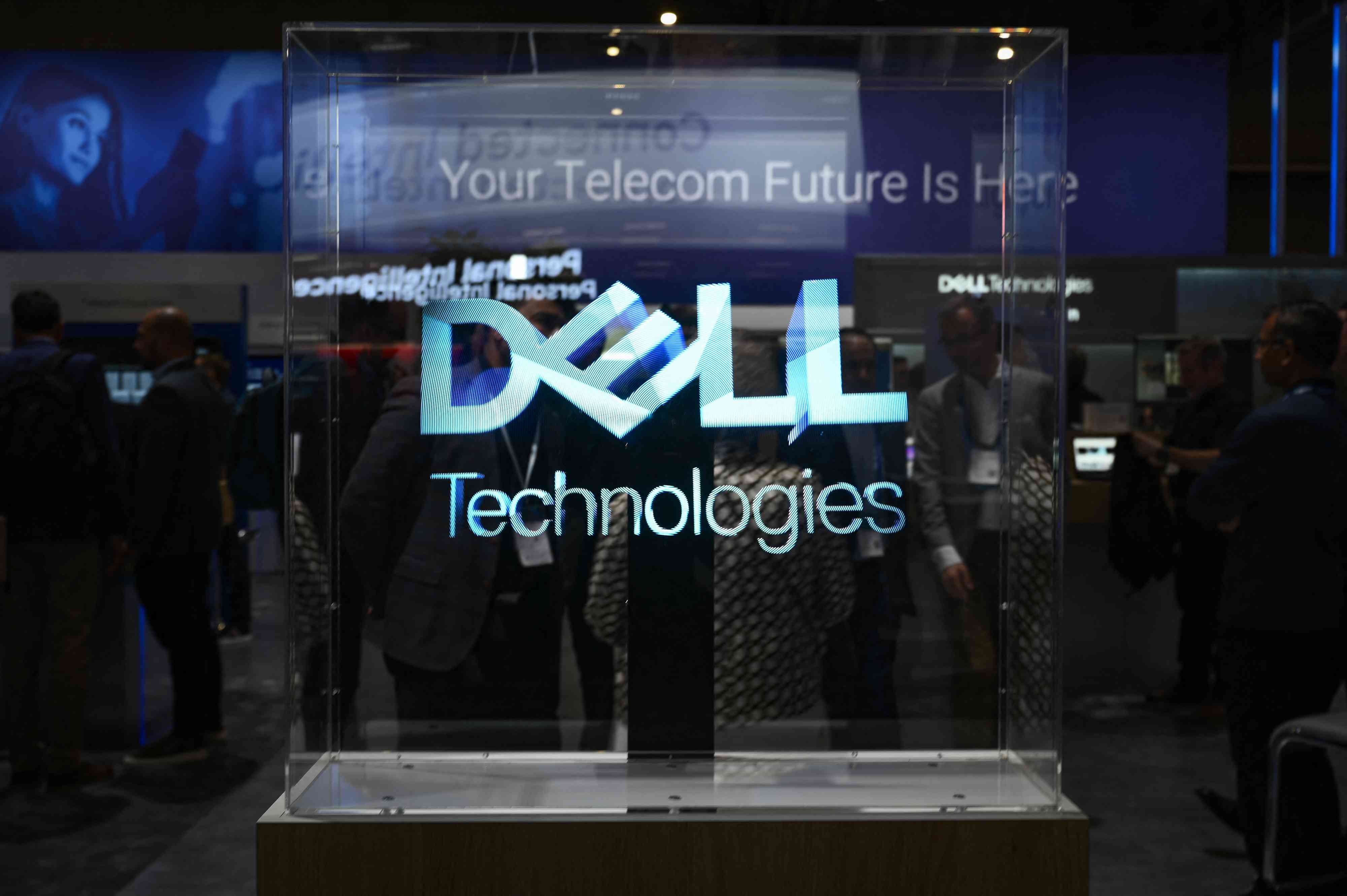 Dell Reports 'Unprecedented Demand' for AI Servers Powers Revenue Growth