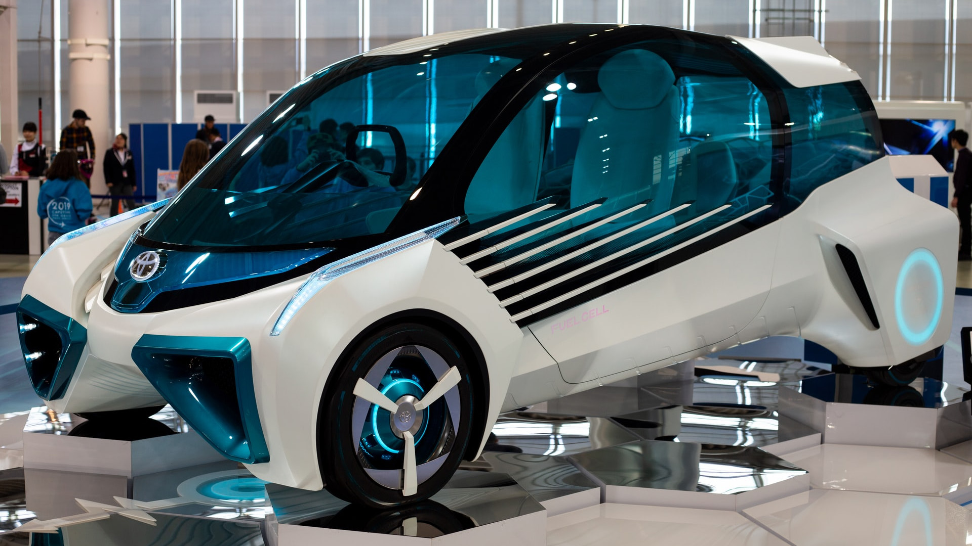Ground-Breaking US-Made Hydrogen Car Promises 200,000-Hour Fuel Cell Life