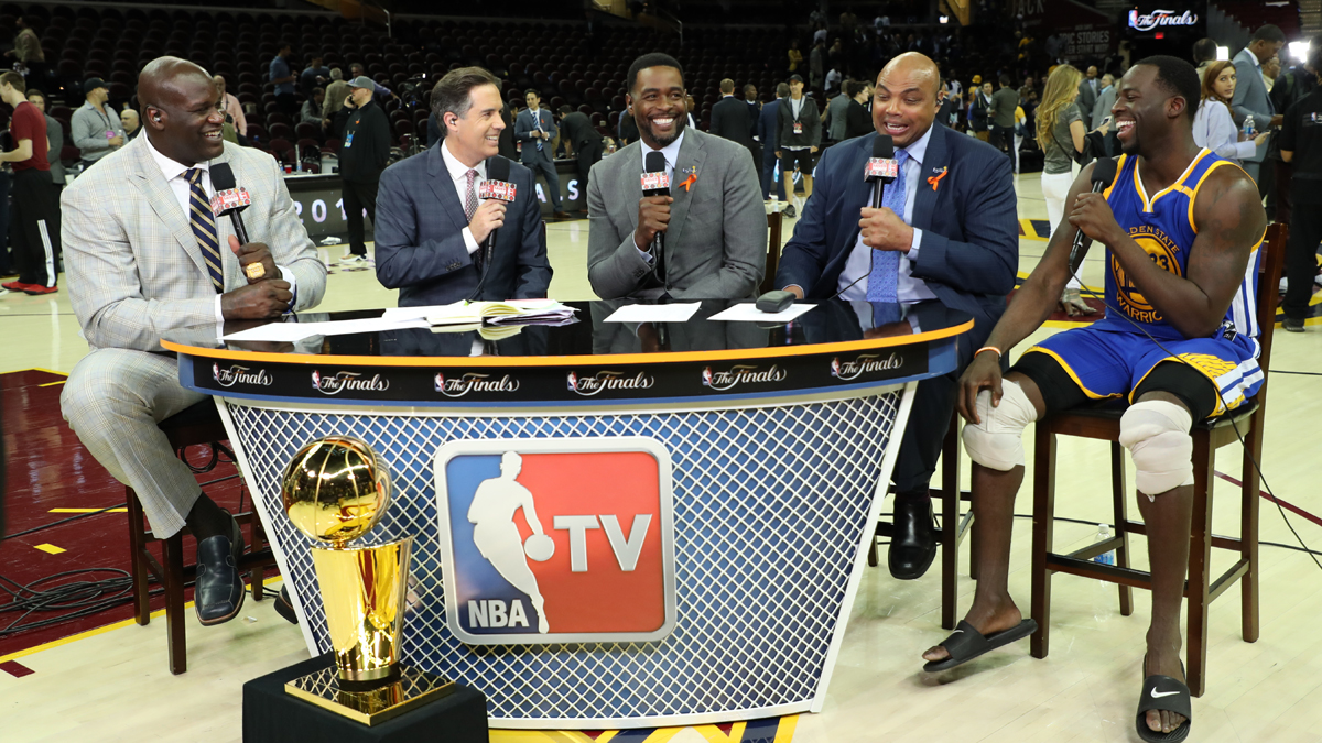 How Draymond Green's Shaquille O'Neal handshake pokes fun at Charles ...