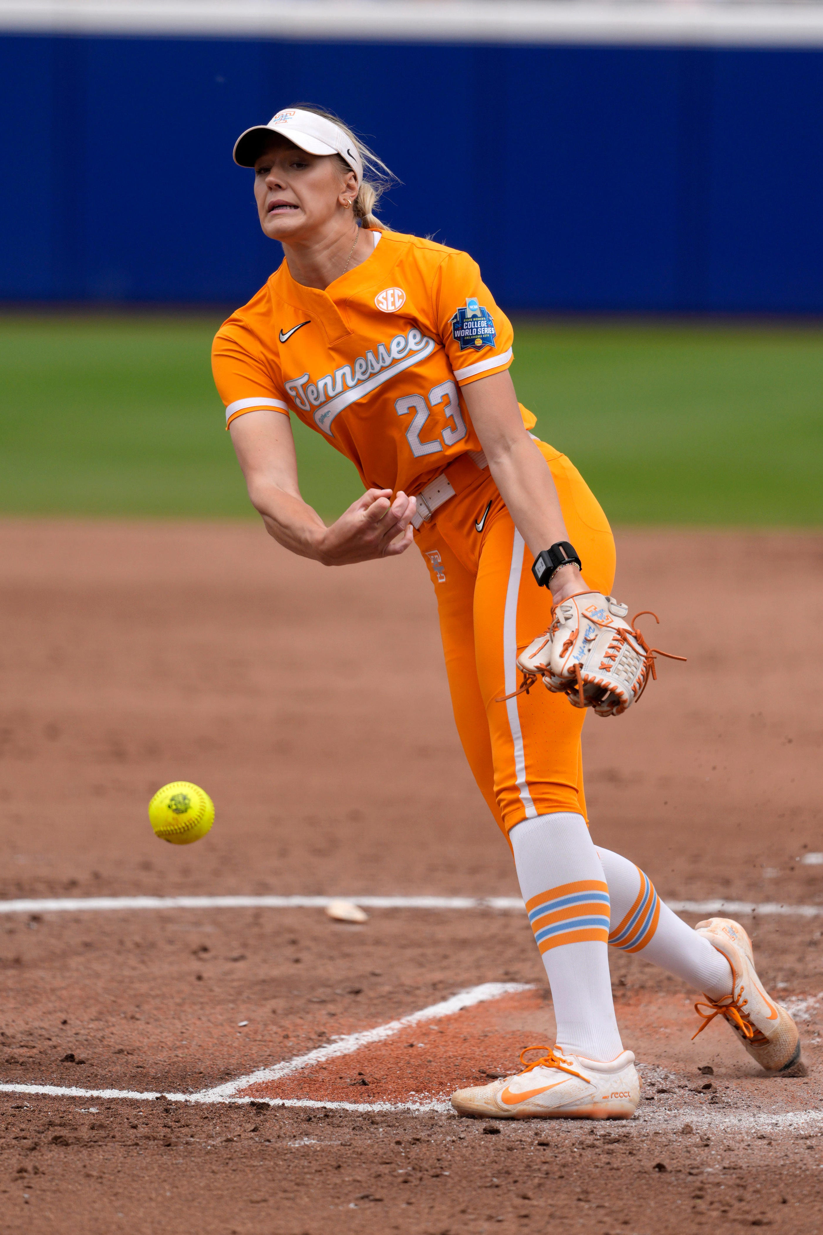 Tennessee softball ace Karlyn Pickens pulled from WCWS game vs Florida ...