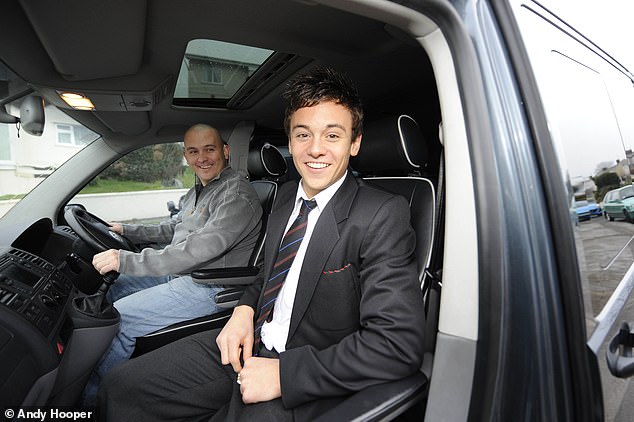 Tom Daley shares the heartbreaking final moments with his dad as he ...