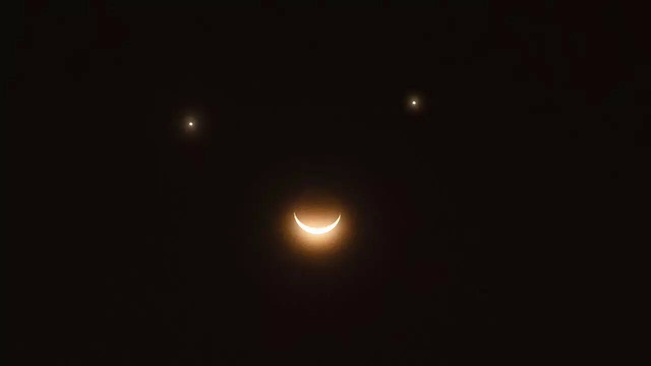 Smiley Face in US Sky: What is this rare celestial event, when will it ...