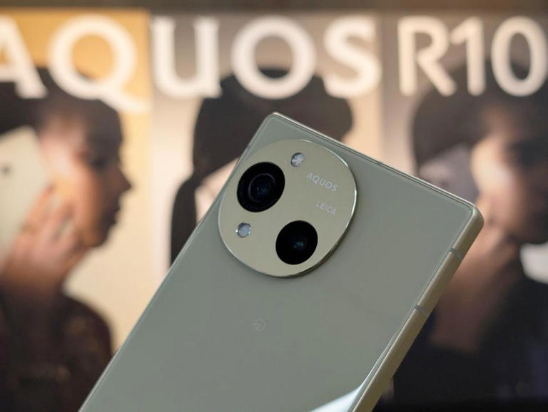 シャープの新スマホ「AQUOS R10」の進化がわかる4つのポイント。R9踏襲もAIを強化