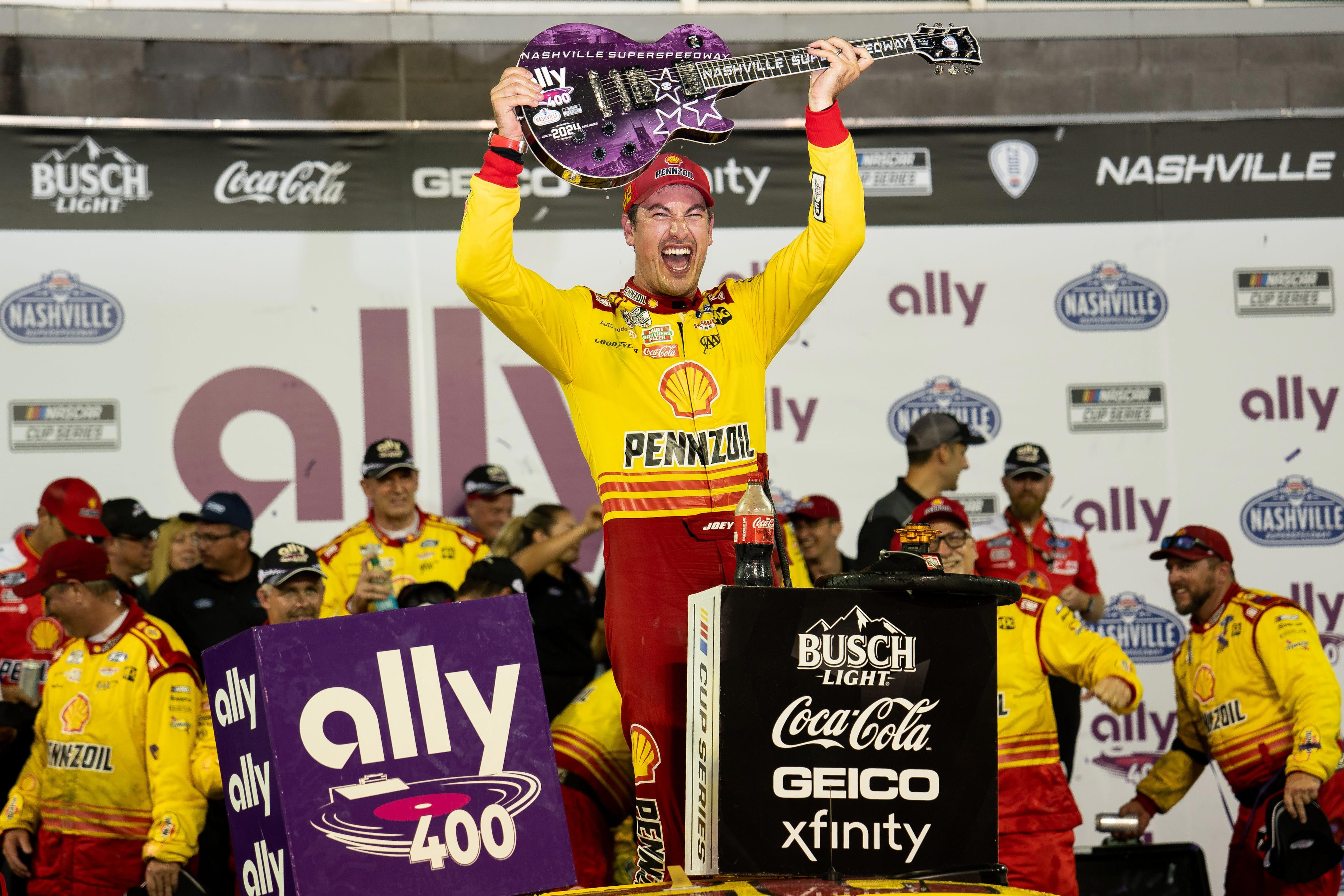 NASCAR betting odds for Nashville race: Kyle Larson favored for ...