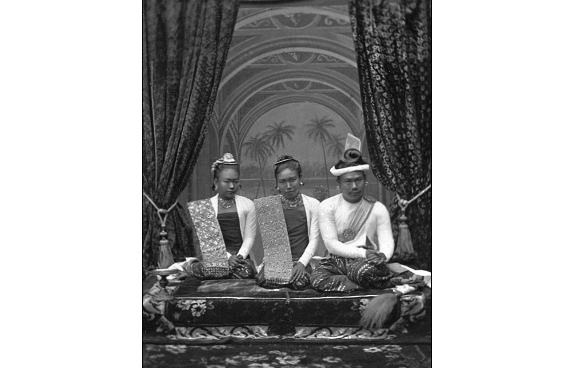 Rare archive photos reveal the world’s royal families at home