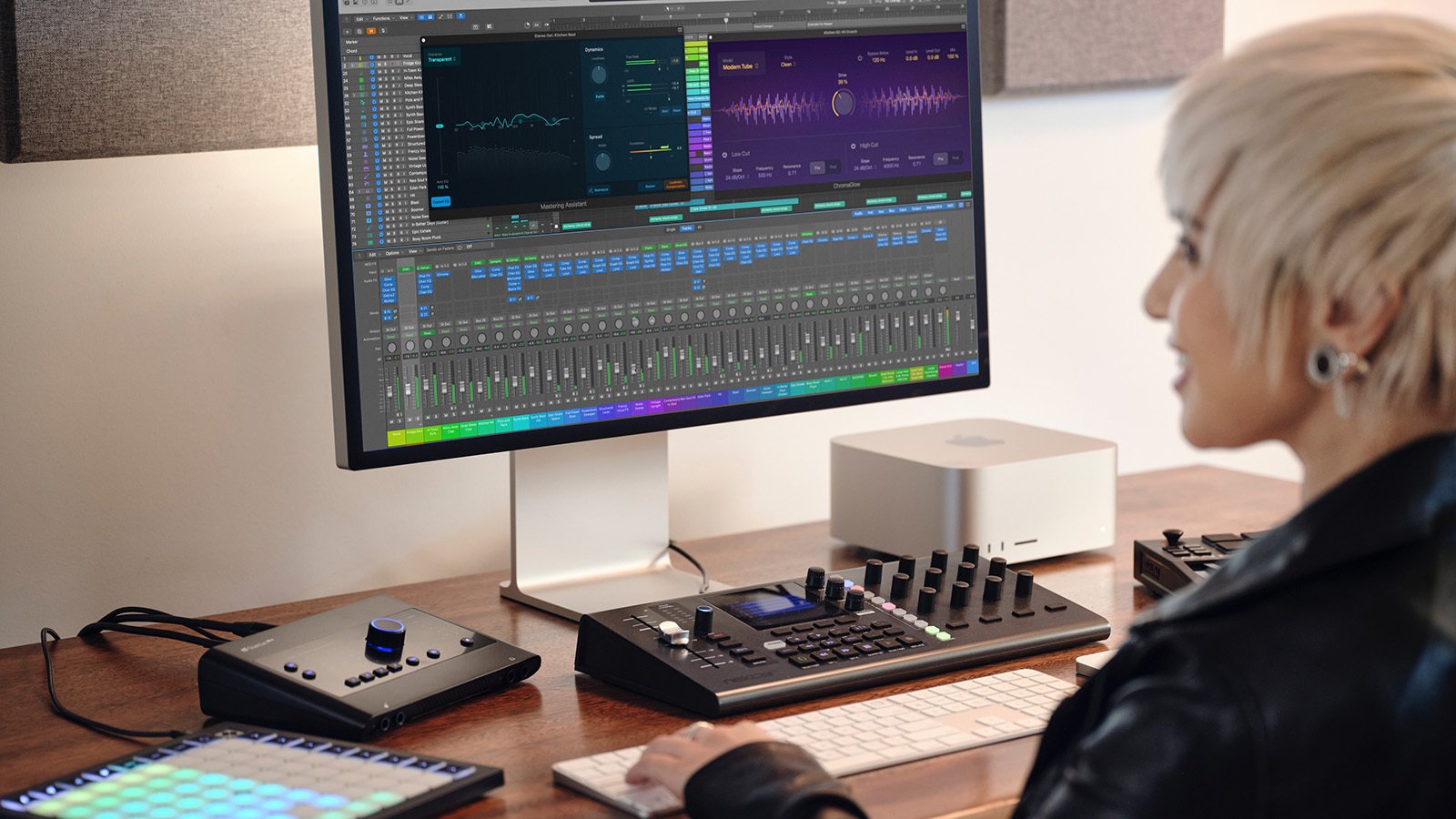 Apple Enhances Stem Splitter, Adds AI Writing Tools in Logic Pro