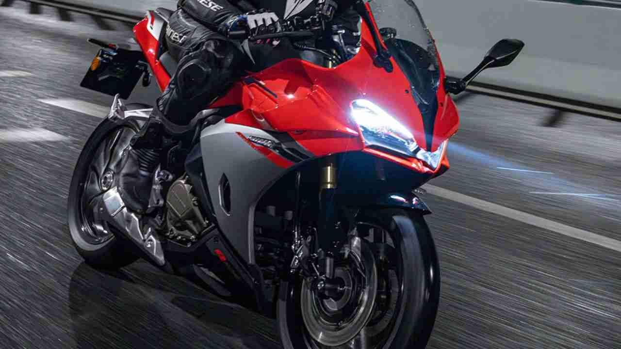 De automatische sportmotor van QJ Motor maakt rijden toegankelijk en ...