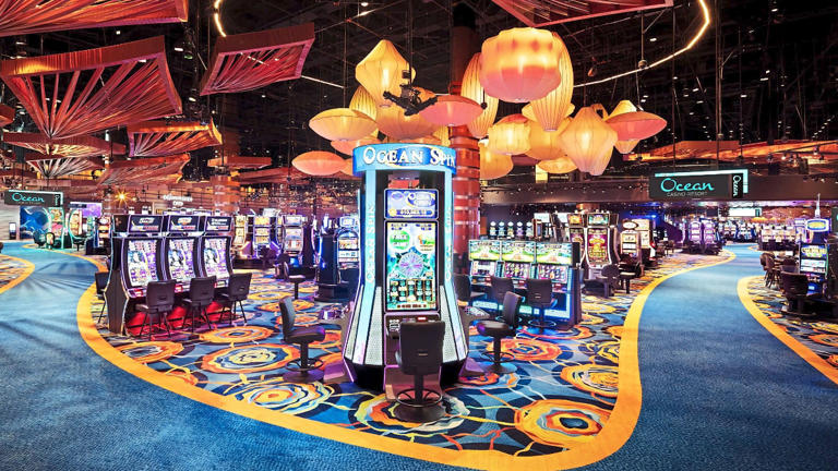 6 Things to Do in Atlantic City, New Jersey-From Slot Machines to Mini Golf