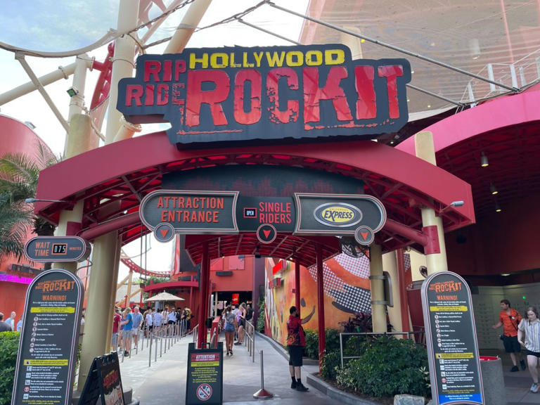 PHOTOS: CityWalk Construction Walls Spell the Beginning of the End of ...