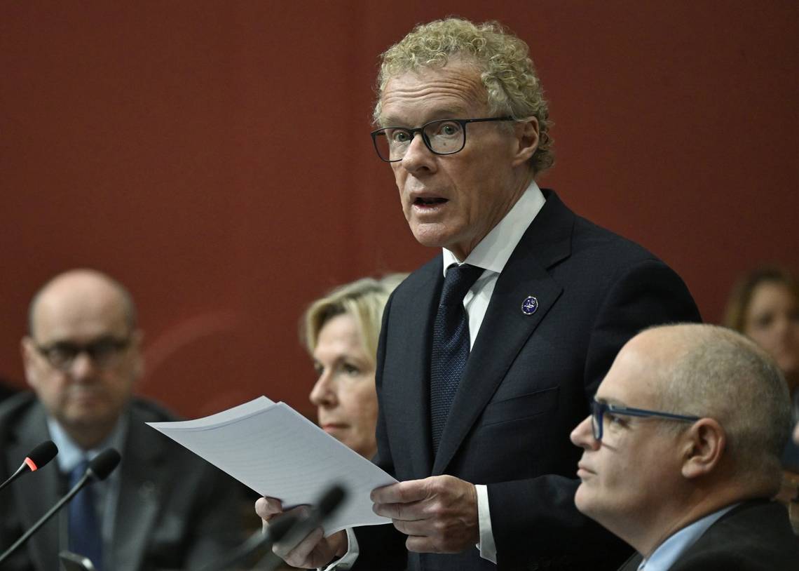 CAQ government adopts law to limit length of labour disruptions