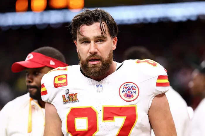 Travis Kelce keeps it casual and covered in Miami after viral back hair ...