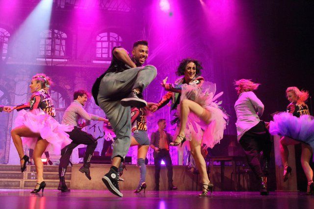 Here's the cast of 'Burn The Floor' in Manila