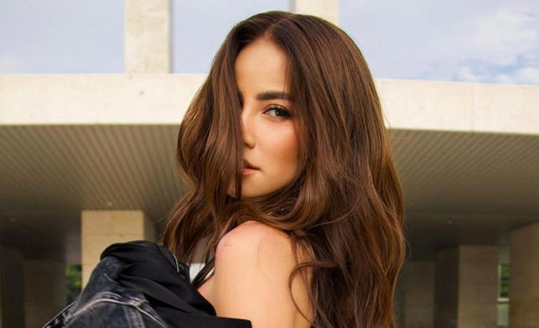 Olla Ramlan Kepergok Gandeng Bule ke Pernikahan Luna Maya, Kini Blak ... Olla Ramlan Kepergok Gandeng Bule ke Pernikahan Luna Maya, Kini Blak ...