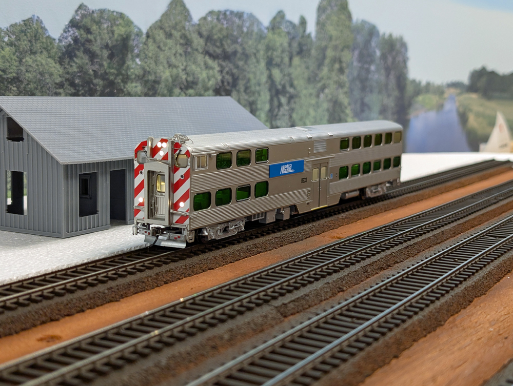 Install a decoder in an Atlas cab car