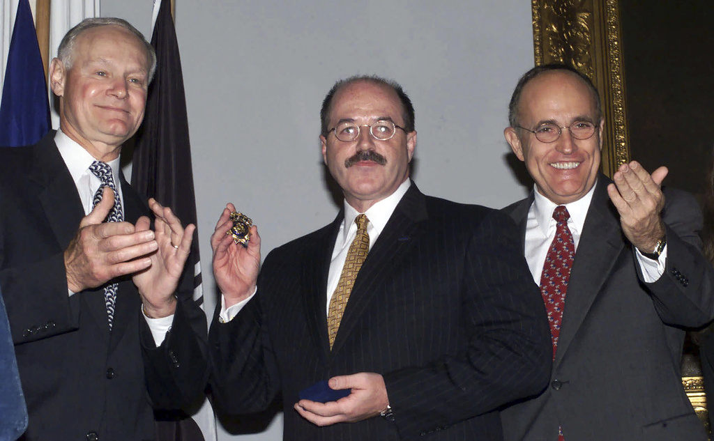 Bernard Kerik, who led NYPD on 9/11 before prison and pardon, has died ...