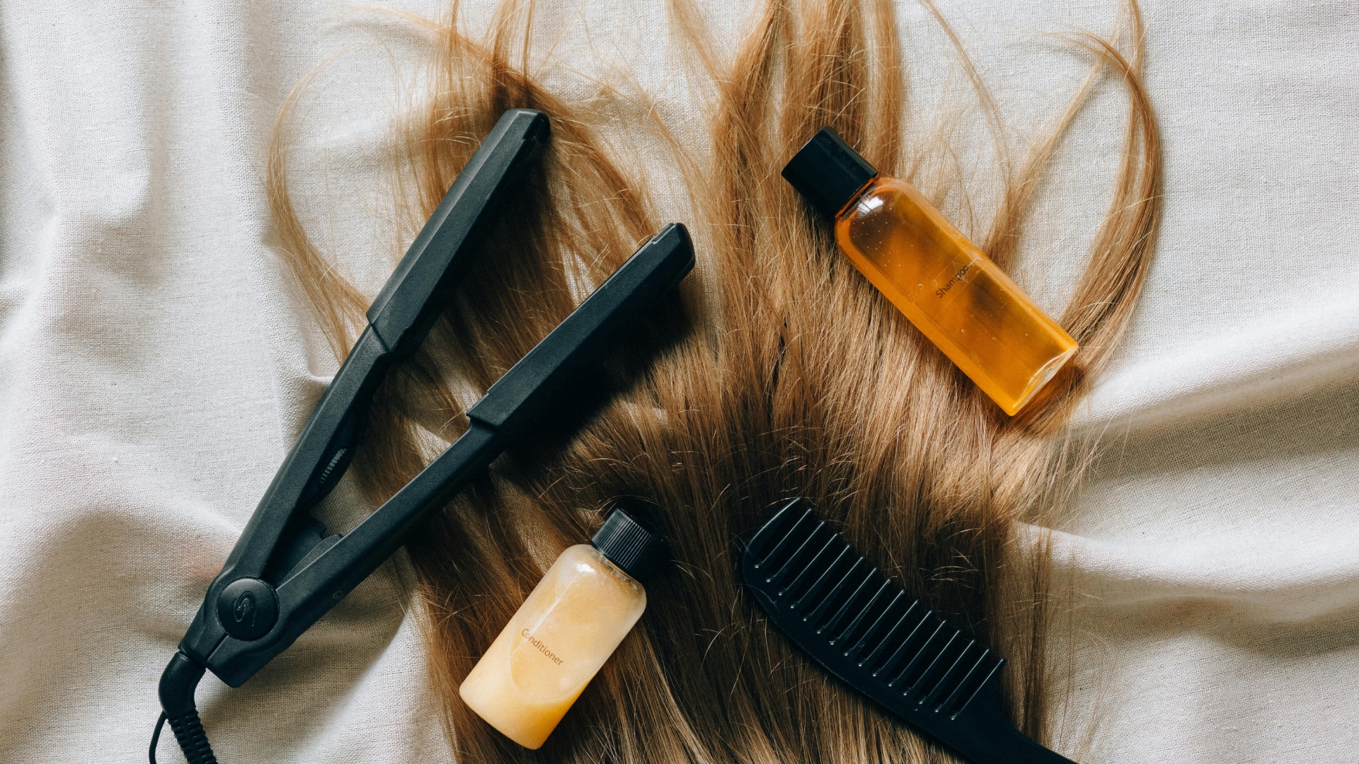 This simple action that damages your hair every day without you even ...
