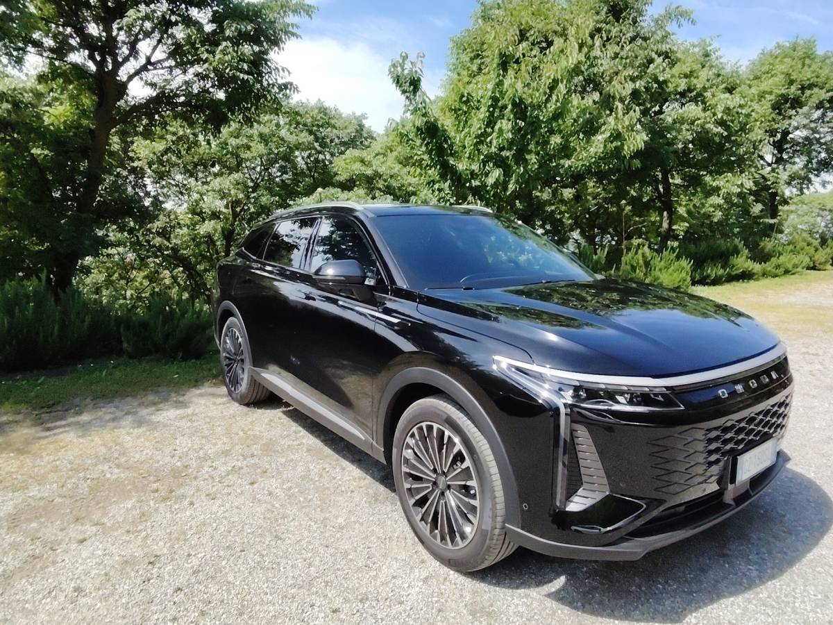 Ecco Omoda 9 Super Hybrid, l’ammiraglia premium del marchio cinese