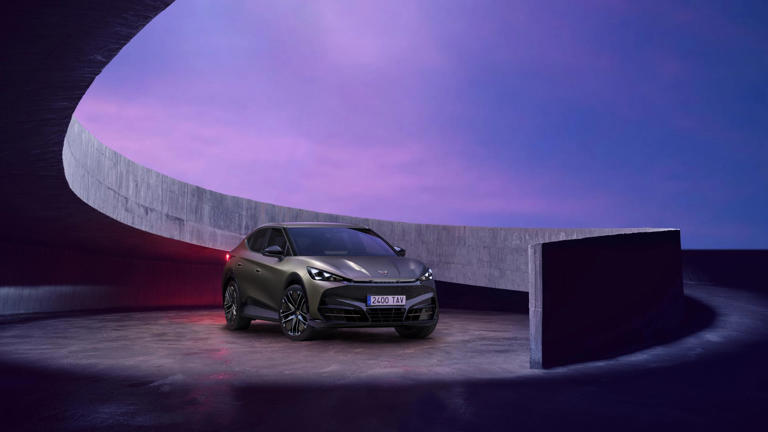 El Cupra Tavascan estrena Extreme Pack, nuevo color mate y mejoras ...