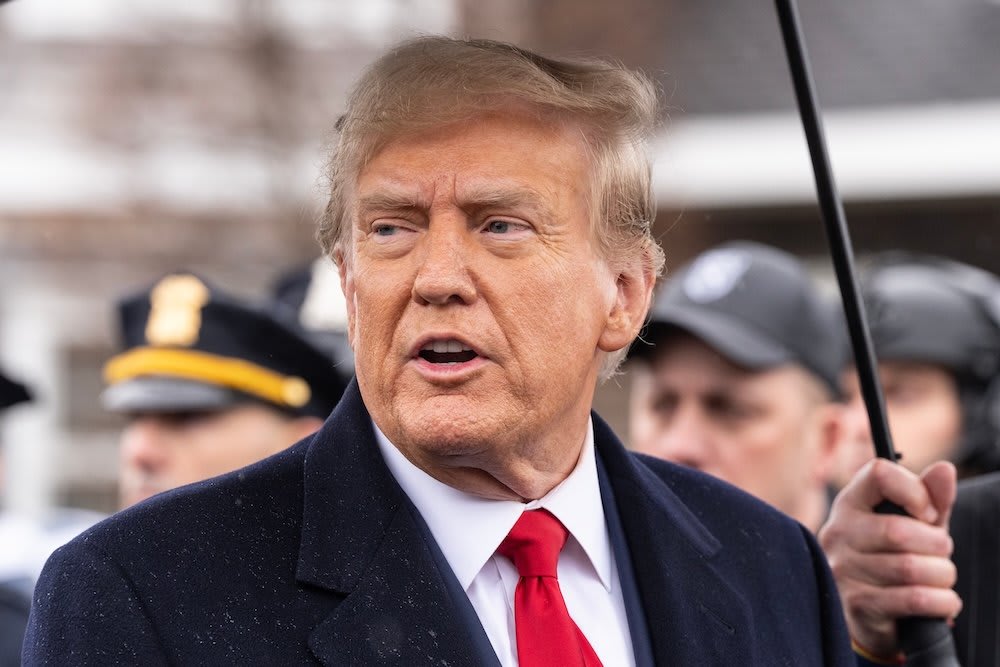 'Probably hates America': Trump melts down at 'sleazebag' GOP power ...