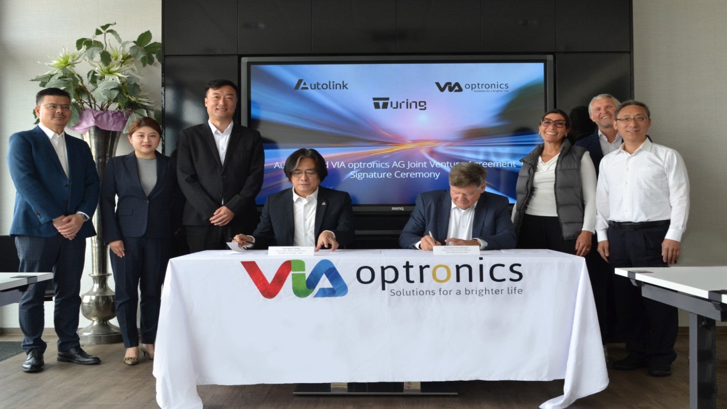 VIA optronics partners with Autolink to enhance automotive display ...