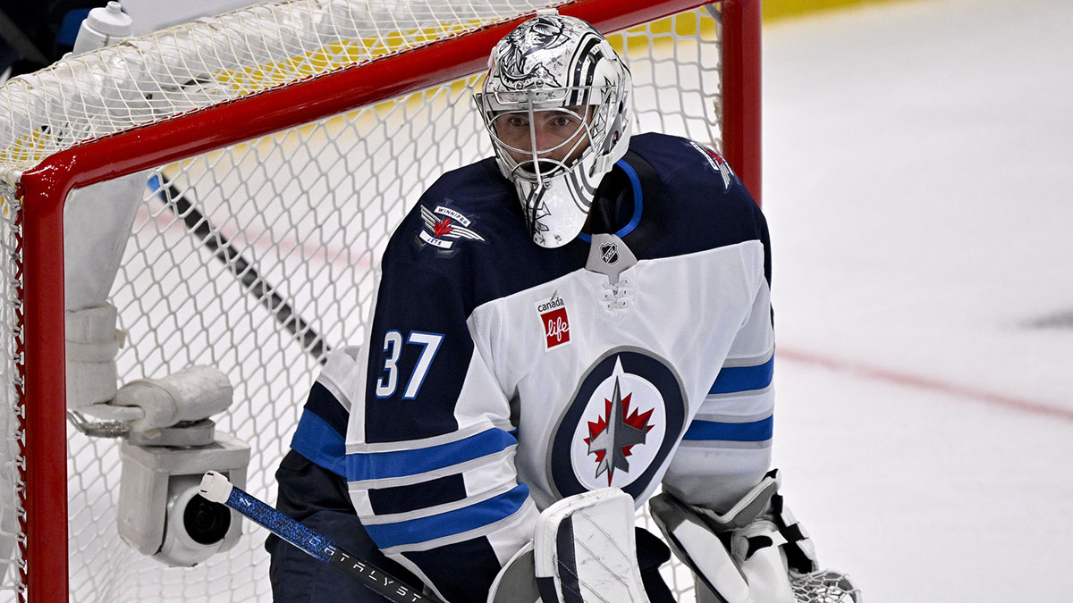 Jets’ Connor Hellebuyck speaks up on Linus Ullmark situation