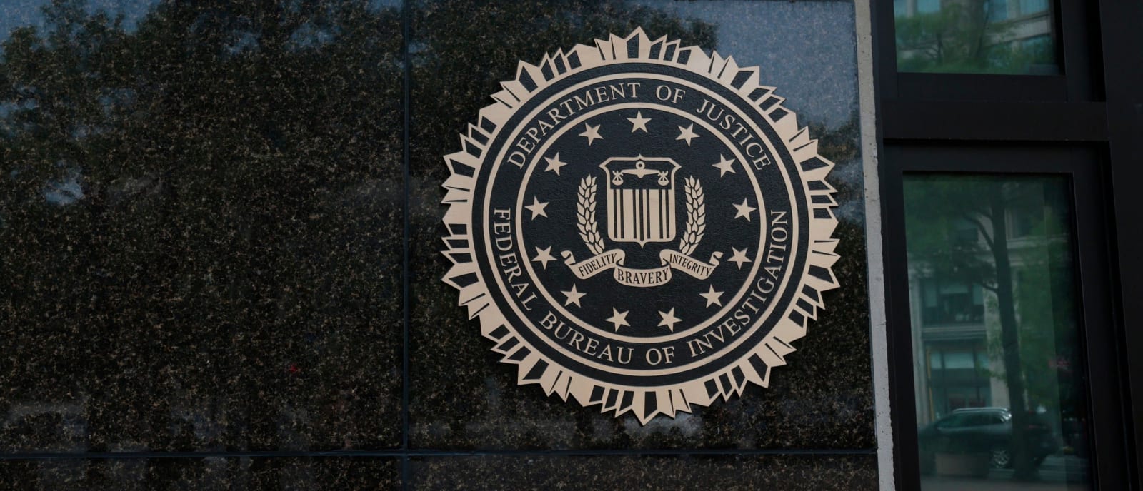 Defense Intelligence Agency Employee Charged With Trying To Send ...