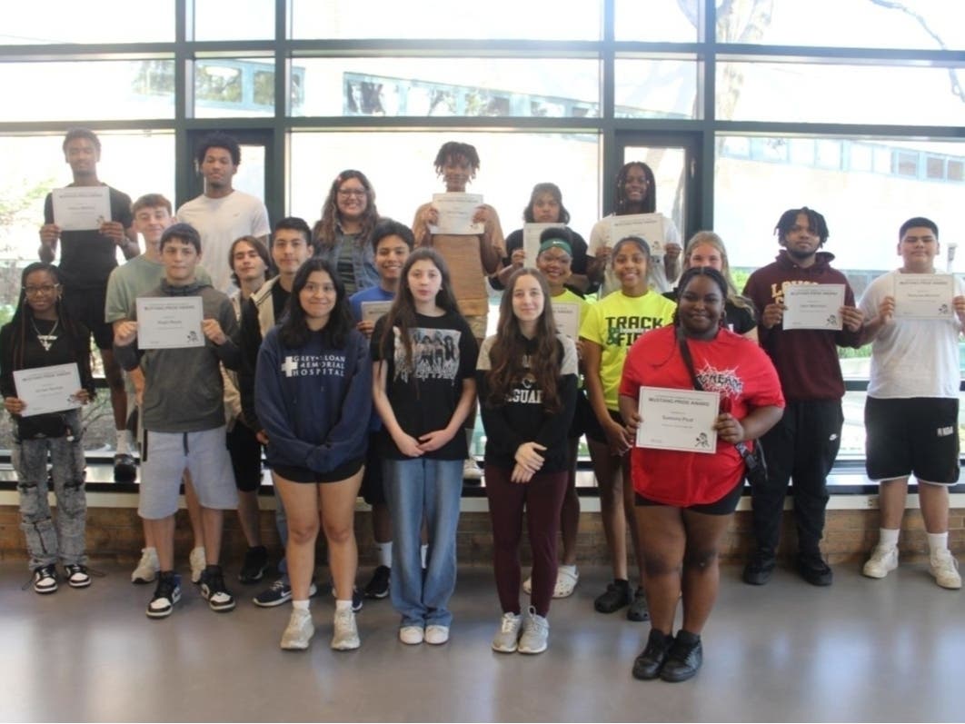 EPCHS Students Recognized With Mustang Pride Awards