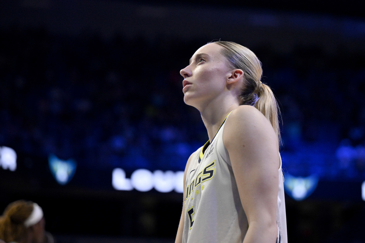 Paige Bueckers, Chris Koclanes Split on Arike Ogunbowale’s Return in ...