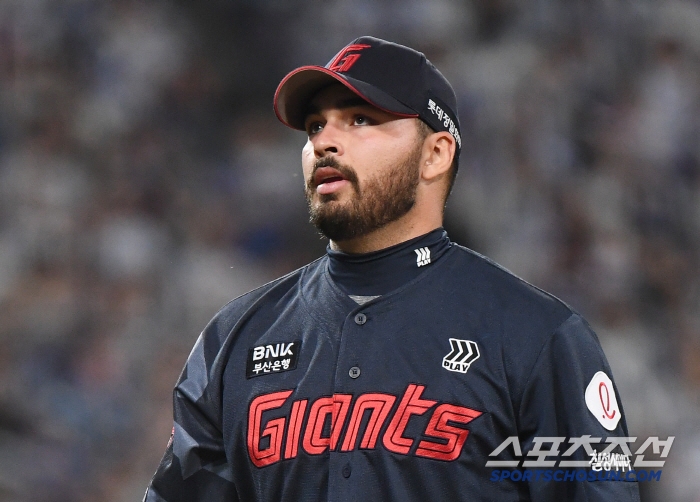 The debut ceremony with triple stealing → I need some time to relax...Gamboa, 155km, will start ...