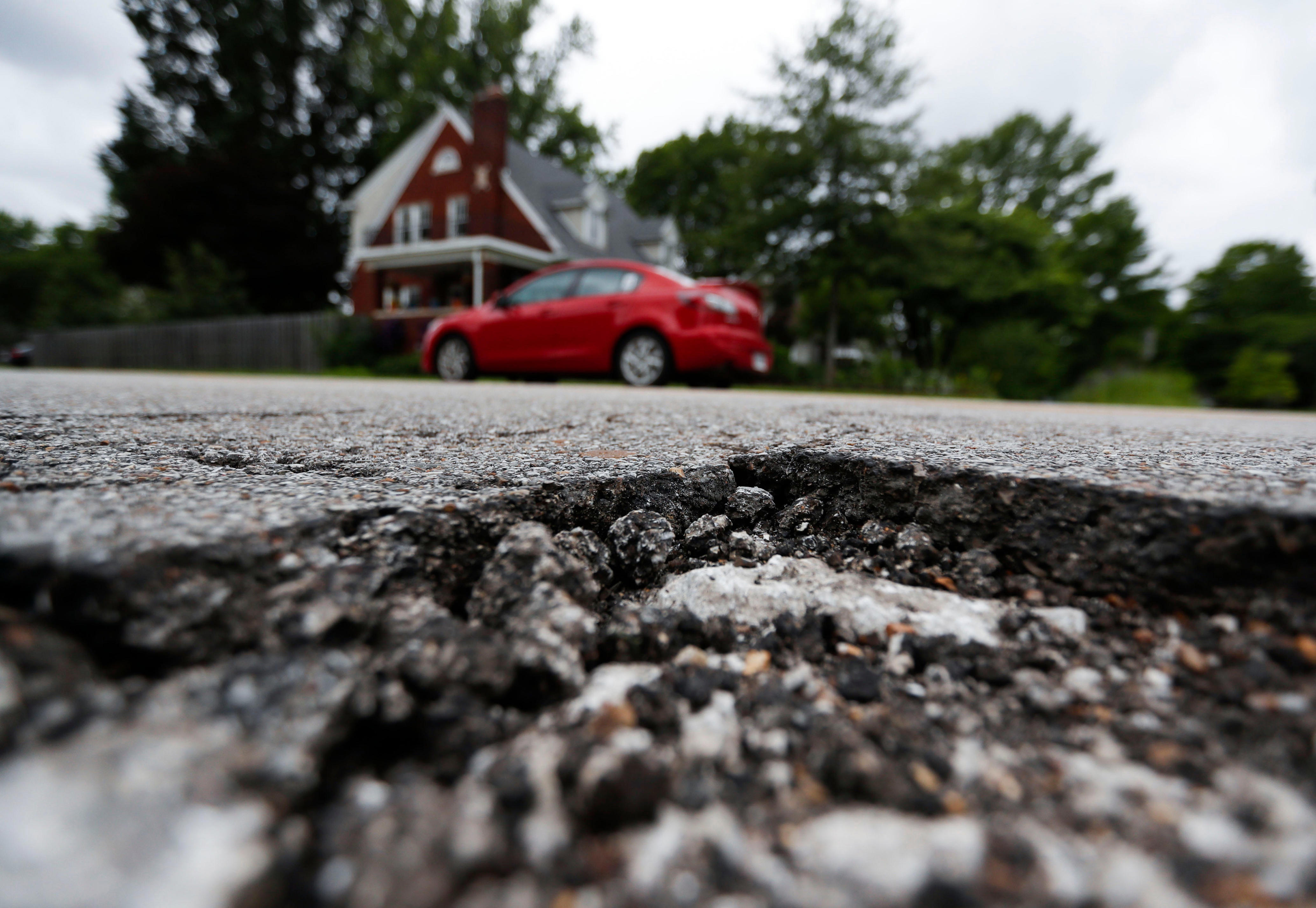 Noticing more potholes in Springfield? Here's how to report them to the ...