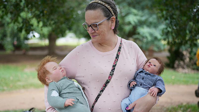 Tendência de bonecas realistas no Brasil gera loucura viral e debate