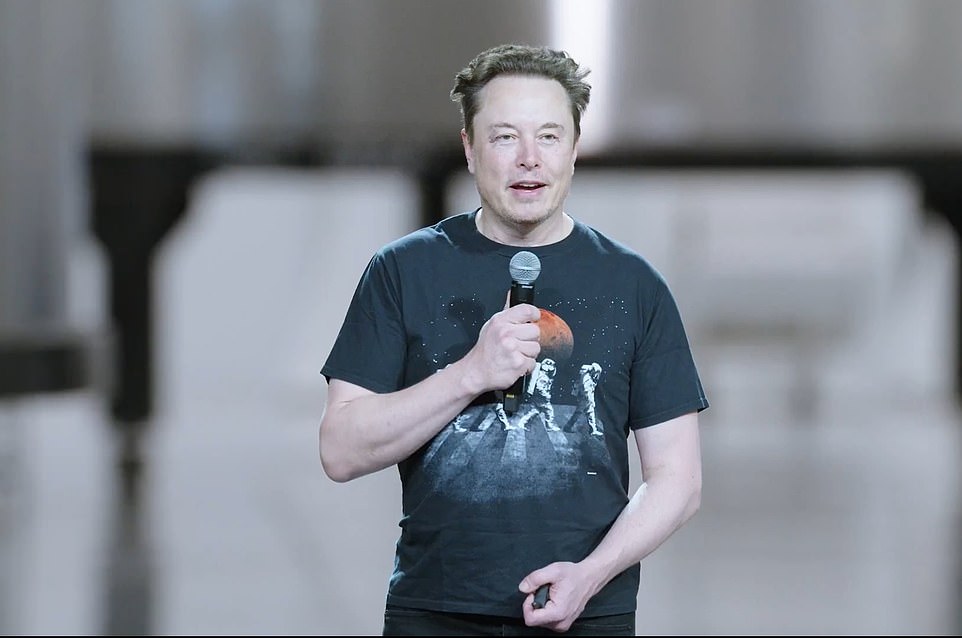 Musk's SpaceX aims to launch first crewed Starship to Mars next year