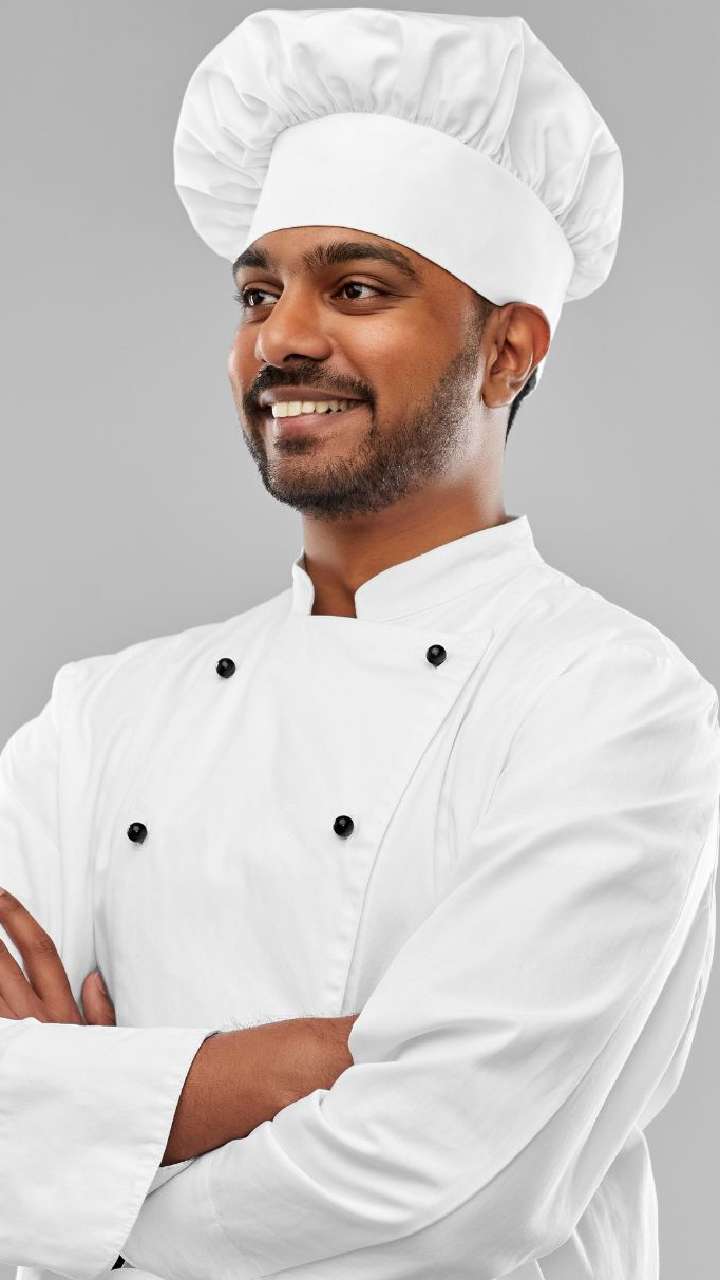 Did You Know: Why Do Chefs Wear Tall White Hats In The Kitchen?