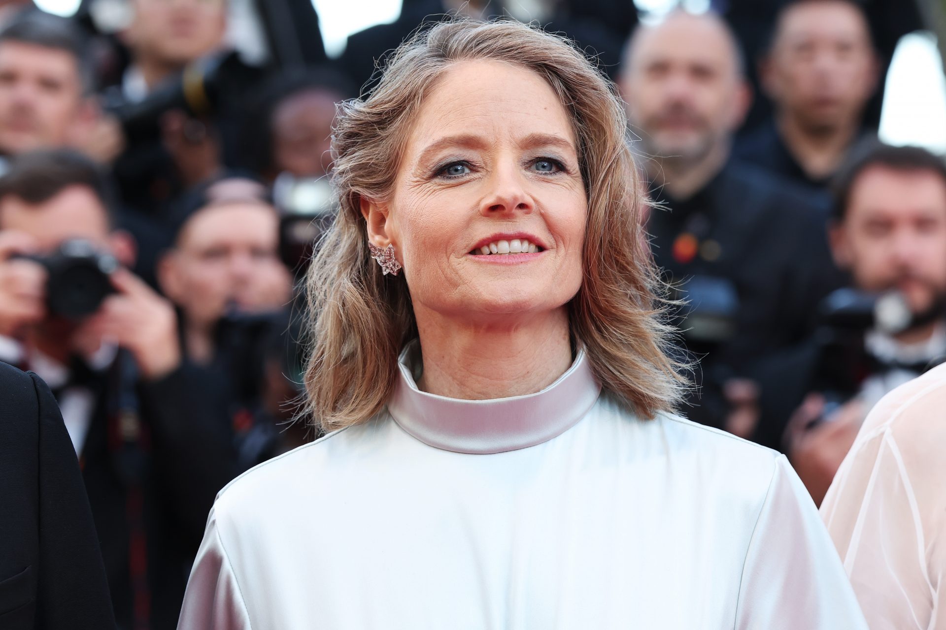 Jodie Foster se transforma: de niña prodigio a icono francés