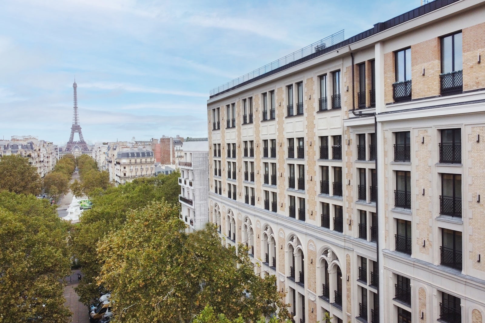 Hilton just opened a luxury hotel near the Eiffel Tower — and you can ...