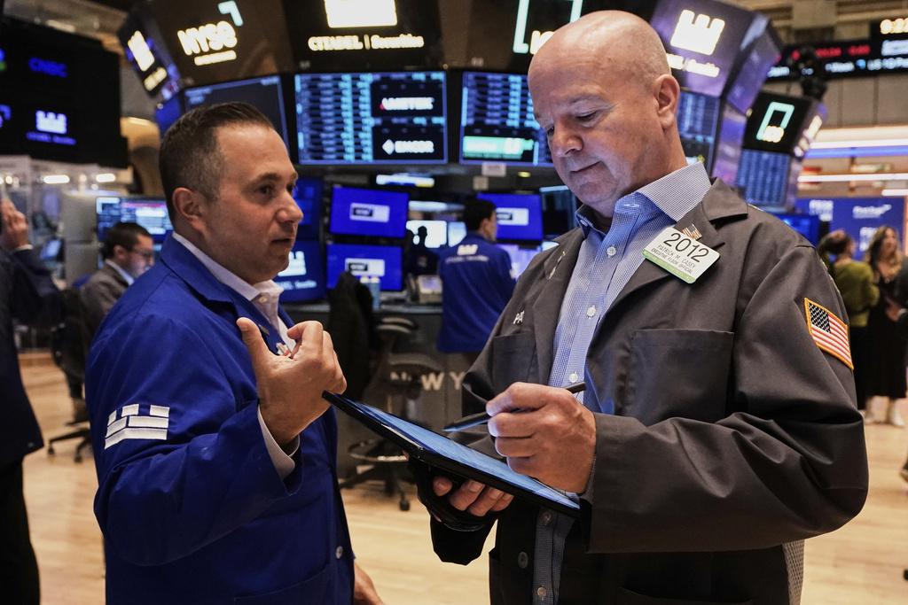 US stocks fall in early trading to give back some of their recent gains