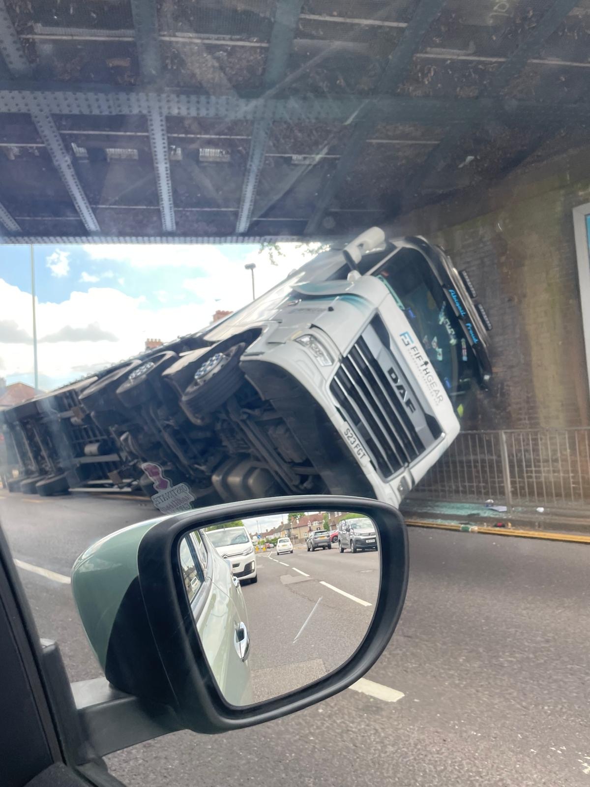 London travel news LIVE: Train chaos as lines blocked after lorry hits ...