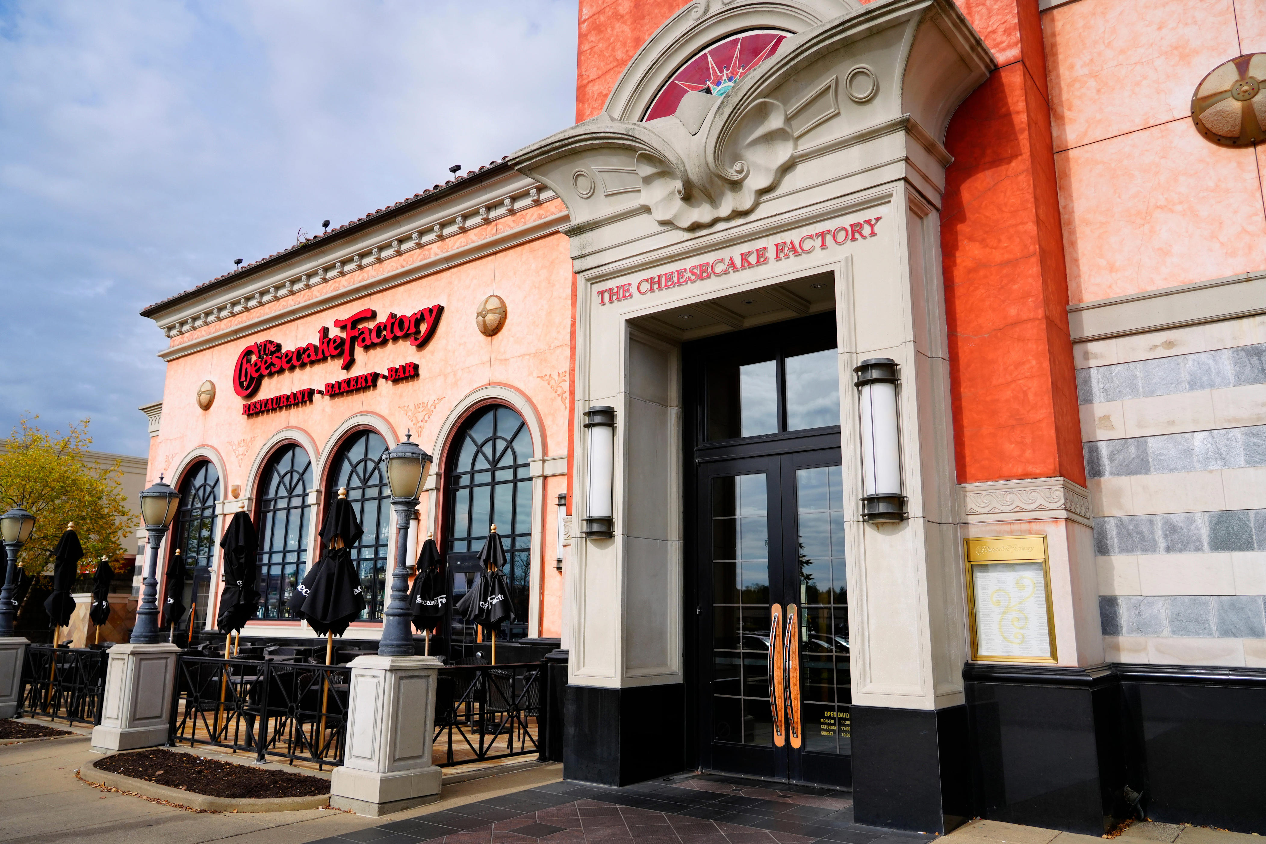 Cheesecake Factory to open three new locations this year. Illinois spot ...