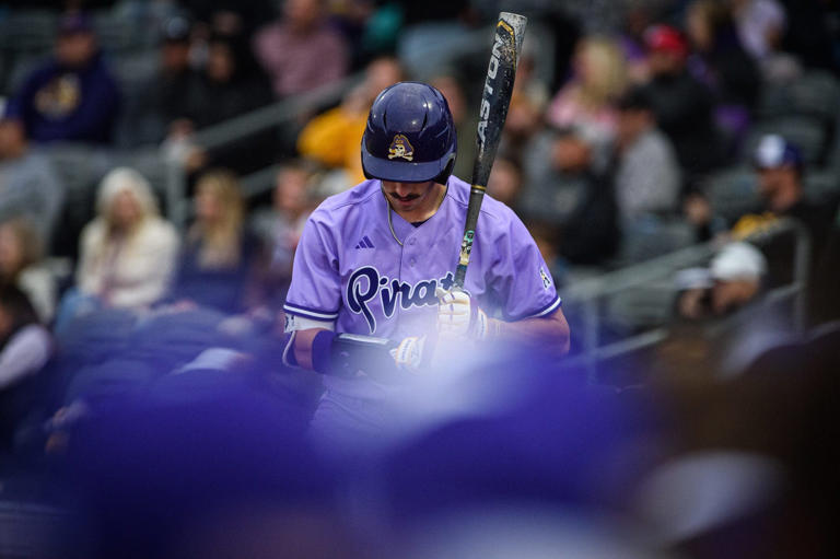 ECU baseball opens NCAA Tournament with upset win over Florida