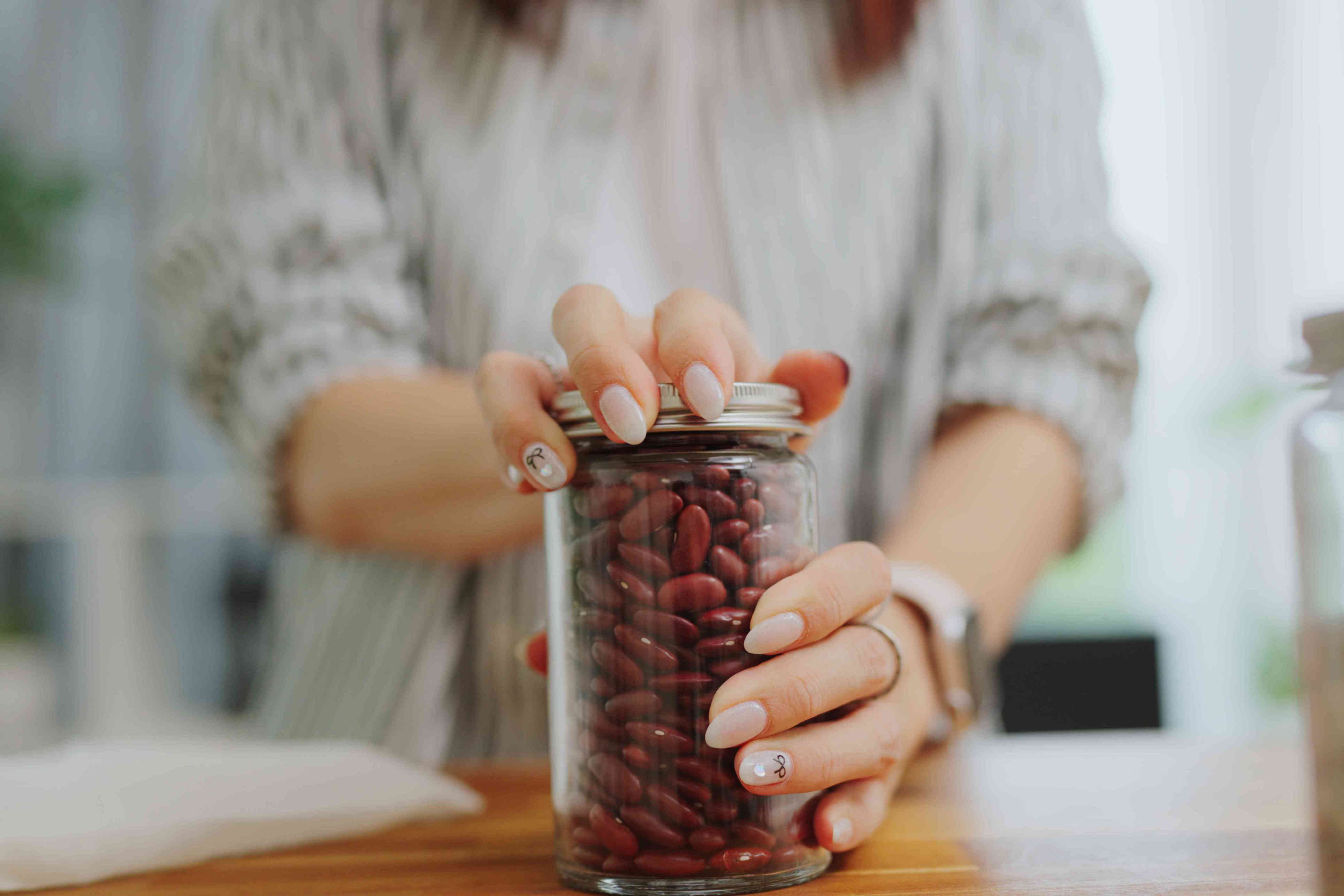 Stop Opening Jars the Hard Way, and Grab This OXO Gadget That ‘Works ...
