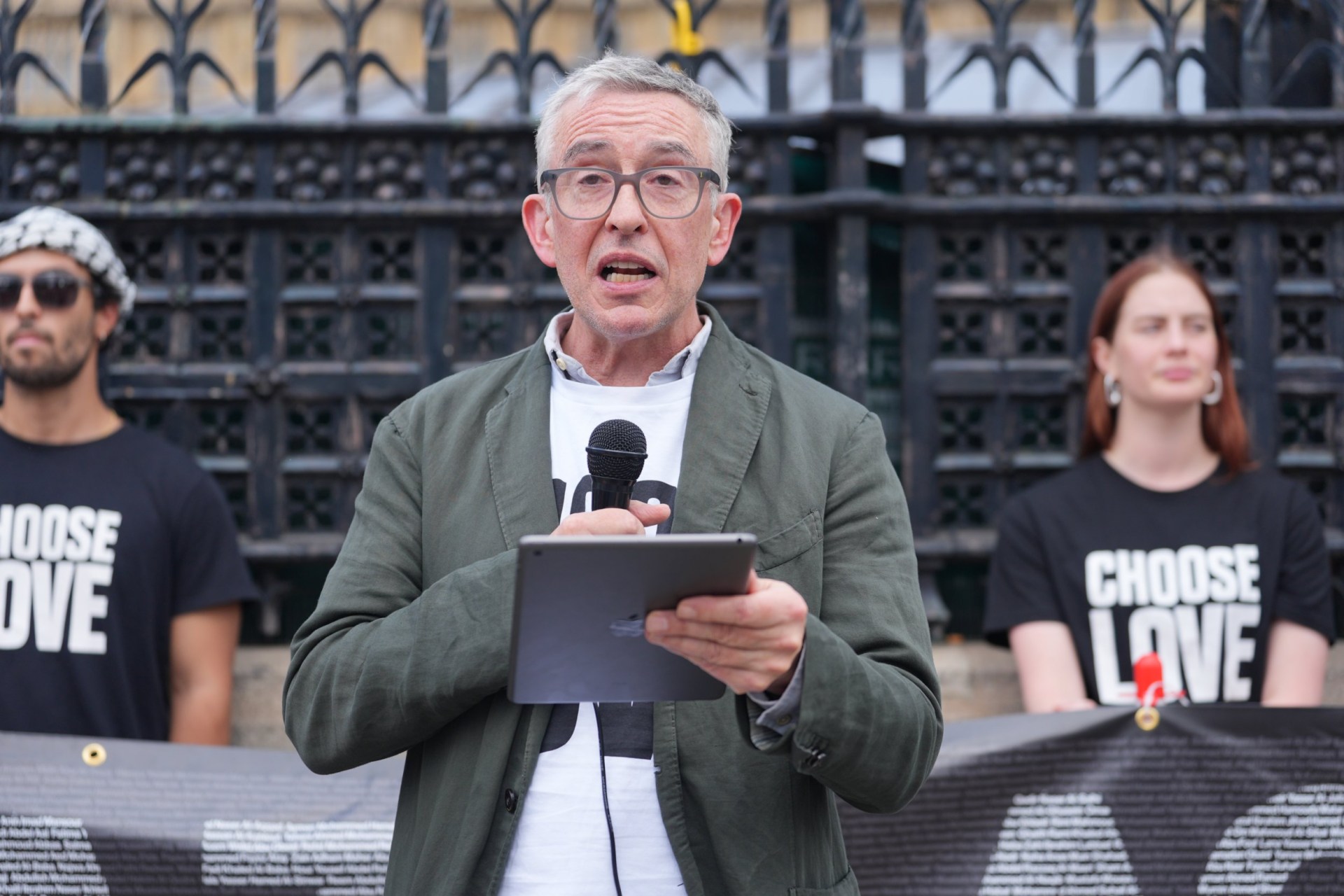 Steve Coogan reads the names of over 15,000 children killed in Gaza at ...